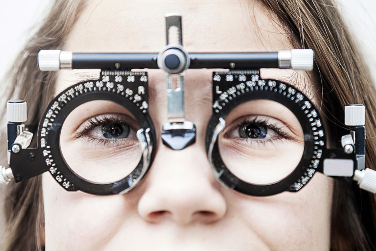 Miopía Y Astigmatismo Enfermedades Oculares Y Pantallas